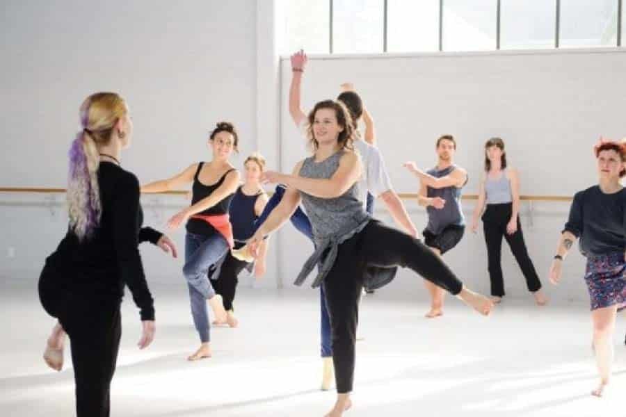 How To Teach Online Dance Classes: Everything You Need – Master ...